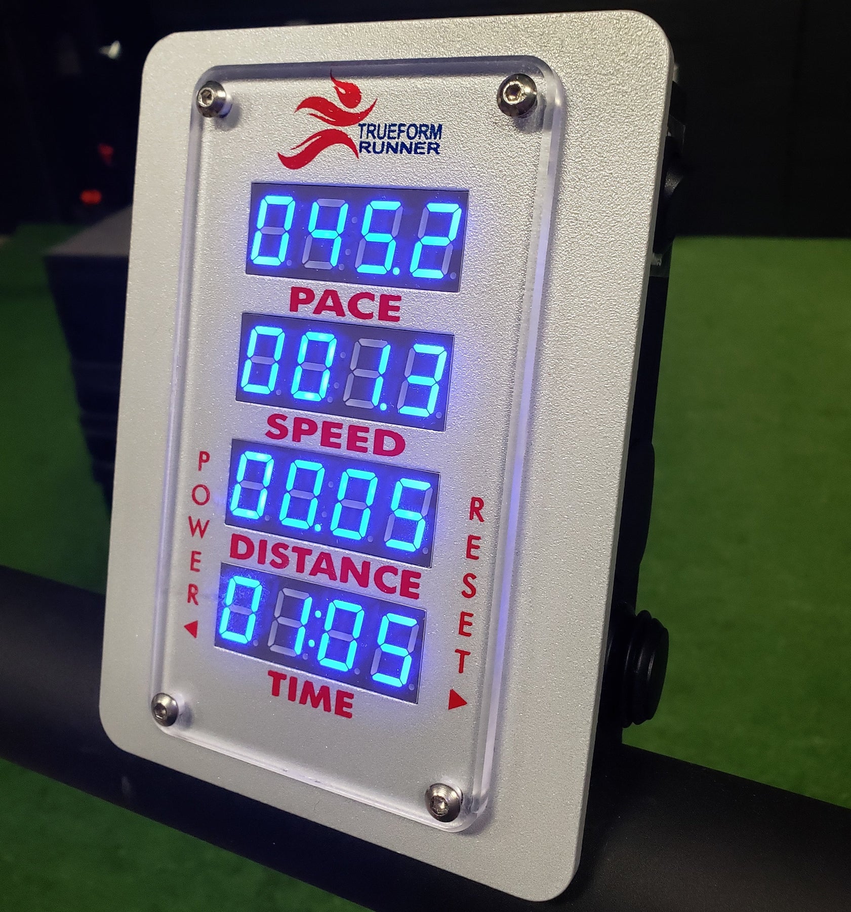 TRUEFORM.RUNNER™ Display Kit – TrueForm Runner